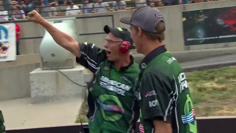 Deric Kramer powers to Pro Stock No. 1 at the Dodge Mile-High NHRA ...