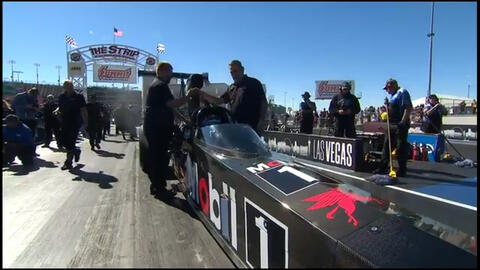 Tony Stewart makes first official NHRA pass in Las Vegas