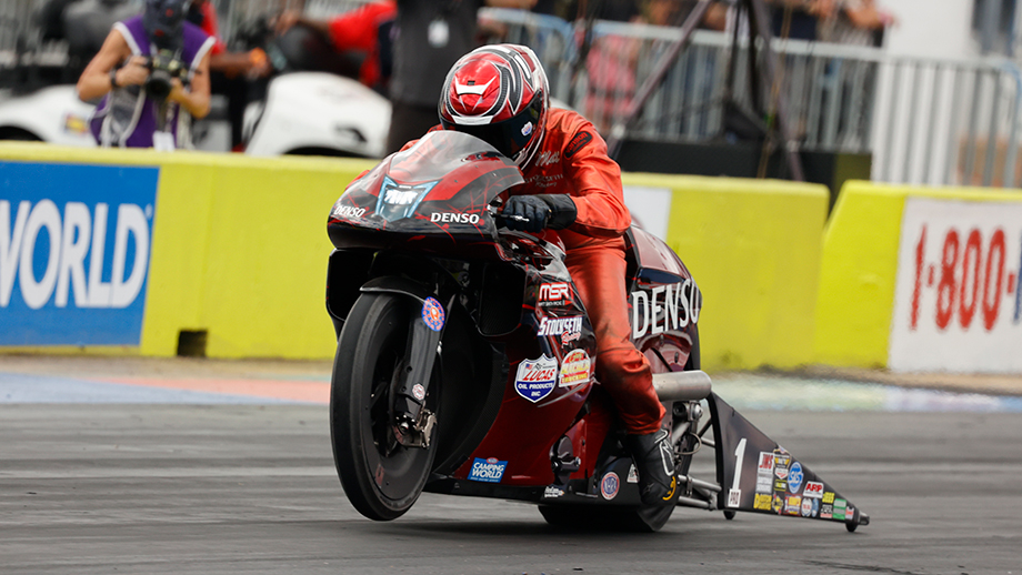Matt Smith retakes points lead with huge Pro Stock Motorcycle in Dallas ...