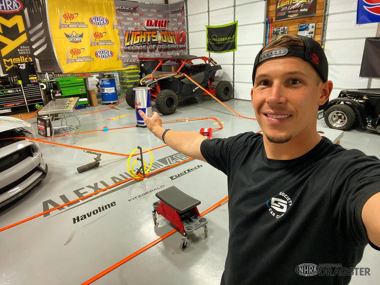 Don’t let your kids watch this video! Epic Hot Wheels track takes over ...