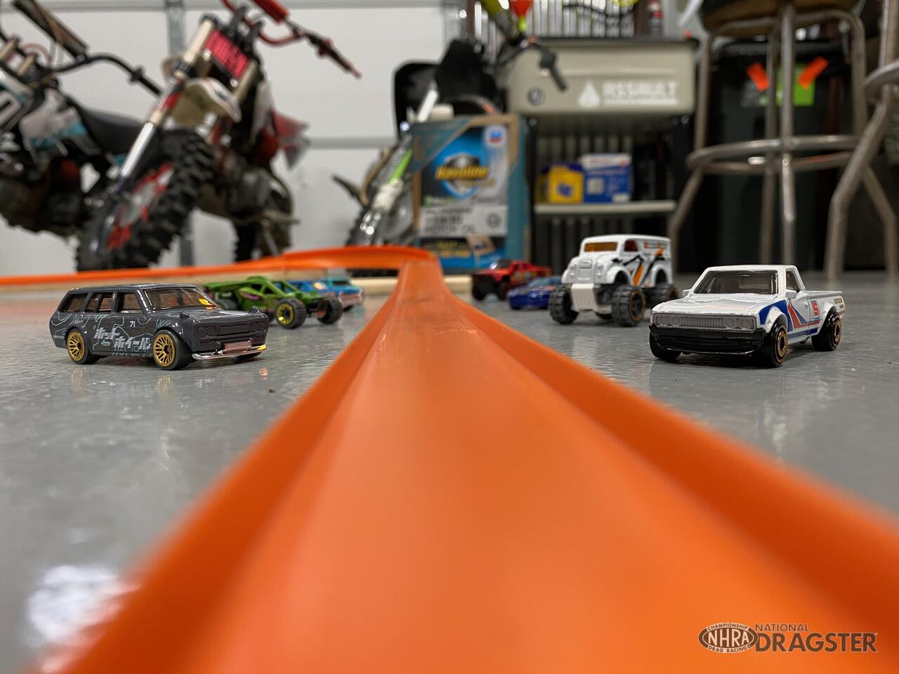 Don’t let your kids watch this video! Epic Hot Wheels track takes over ...