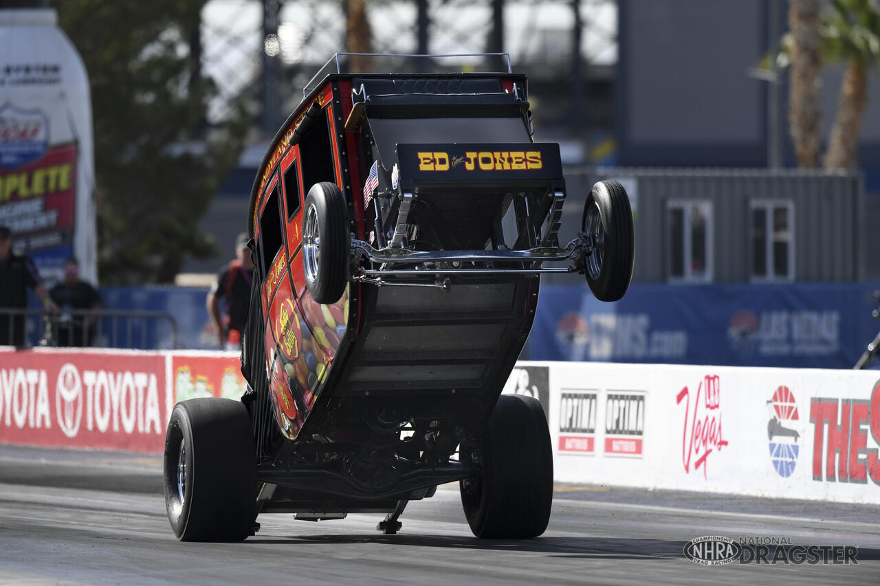 Focus On: Wheelstands | NHRA