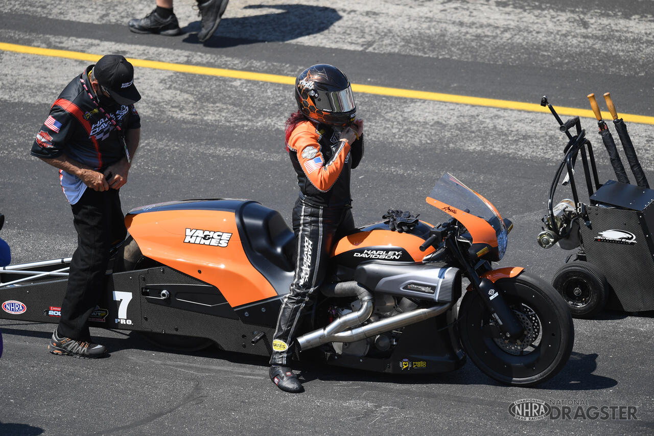 Dodge NHRA Indy Nationals Saturday gallery | NHRA