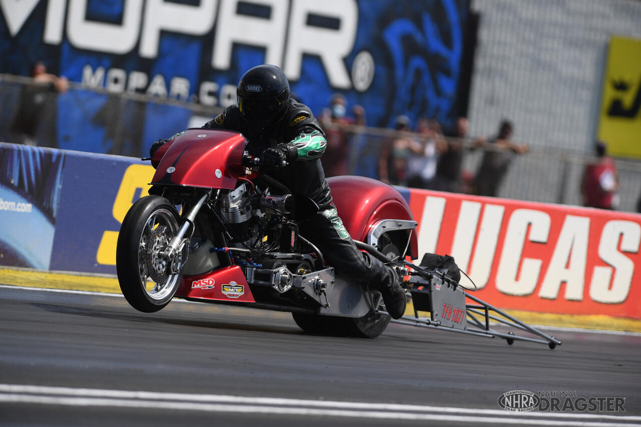 Dodge NHRA Indy Nationals Saturday gallery | NHRA