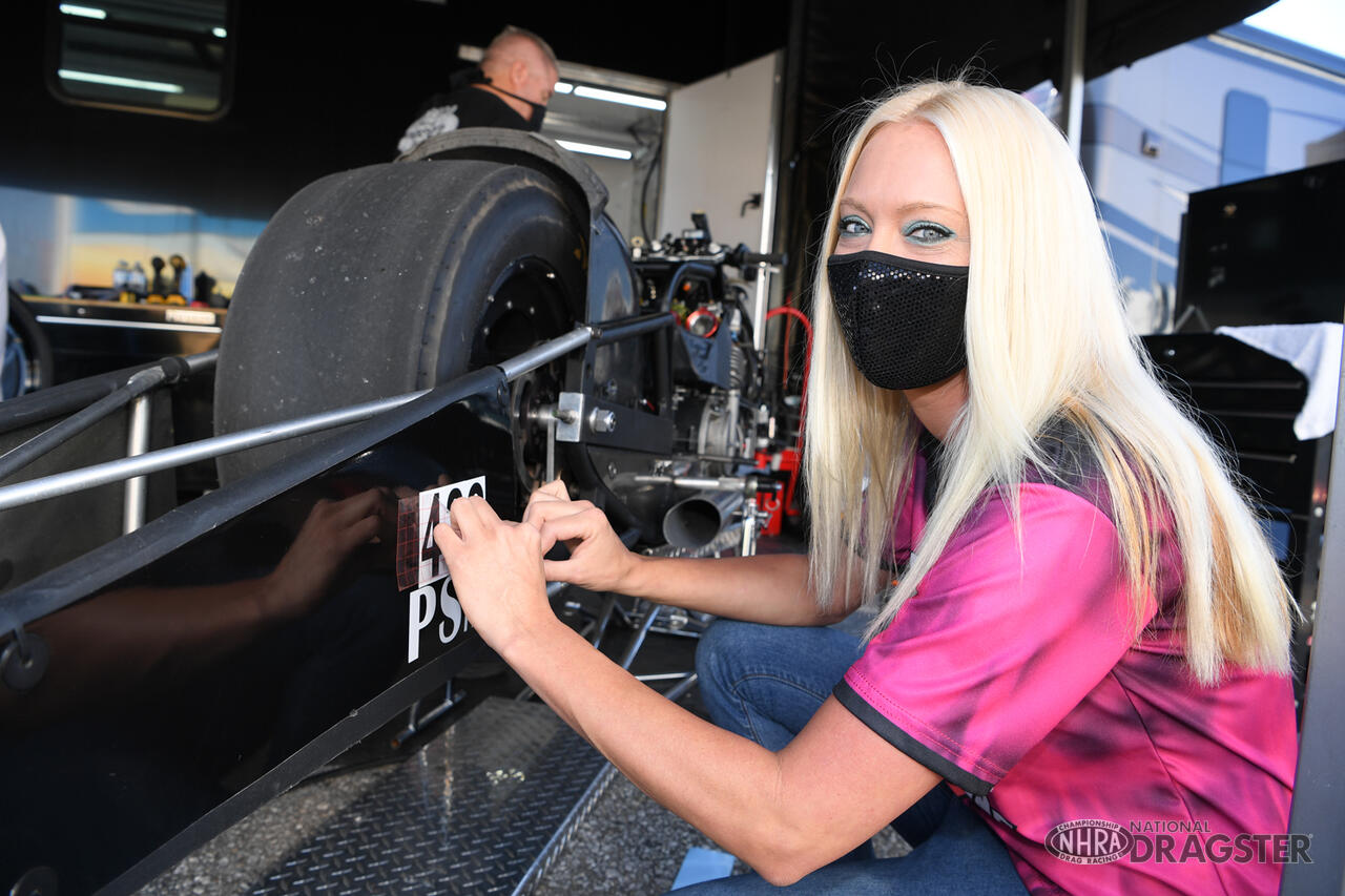 Dodge NHRA Indy Nationals Saturday gallery | NHRA