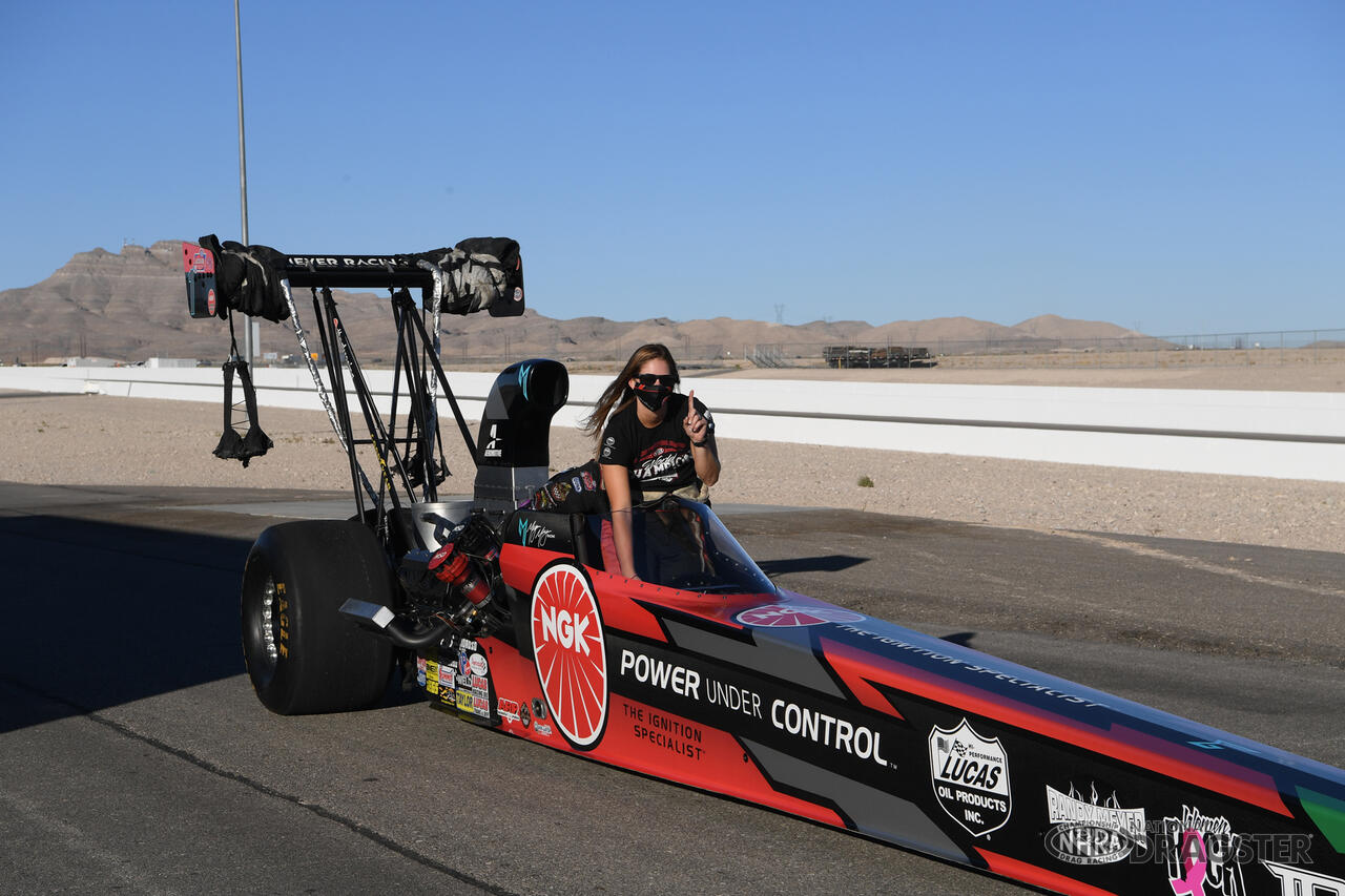 Dodge NHRA Finals presented by Pennzoil Saturday photo gallery | NHRA
