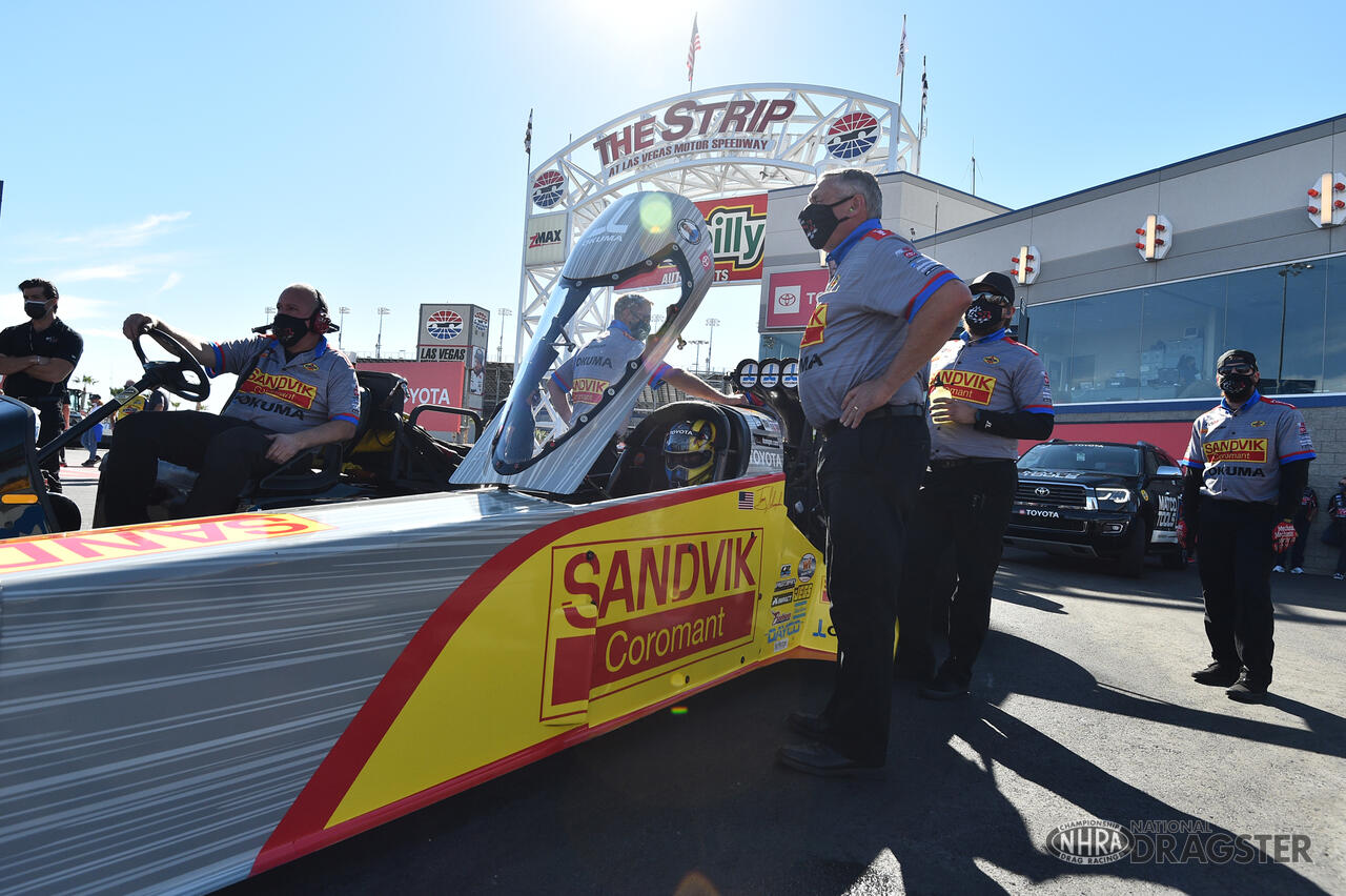 Dodge NHRA Finals presented by Pennzoil Sunday photo gallery | NHRA
