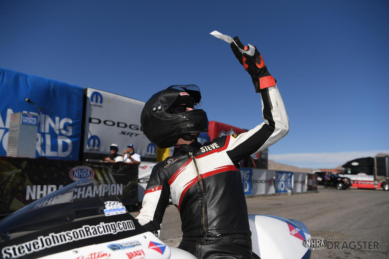 Dodge NHRA Finals presented by Pennzoil Sunday photo gallery | NHRA