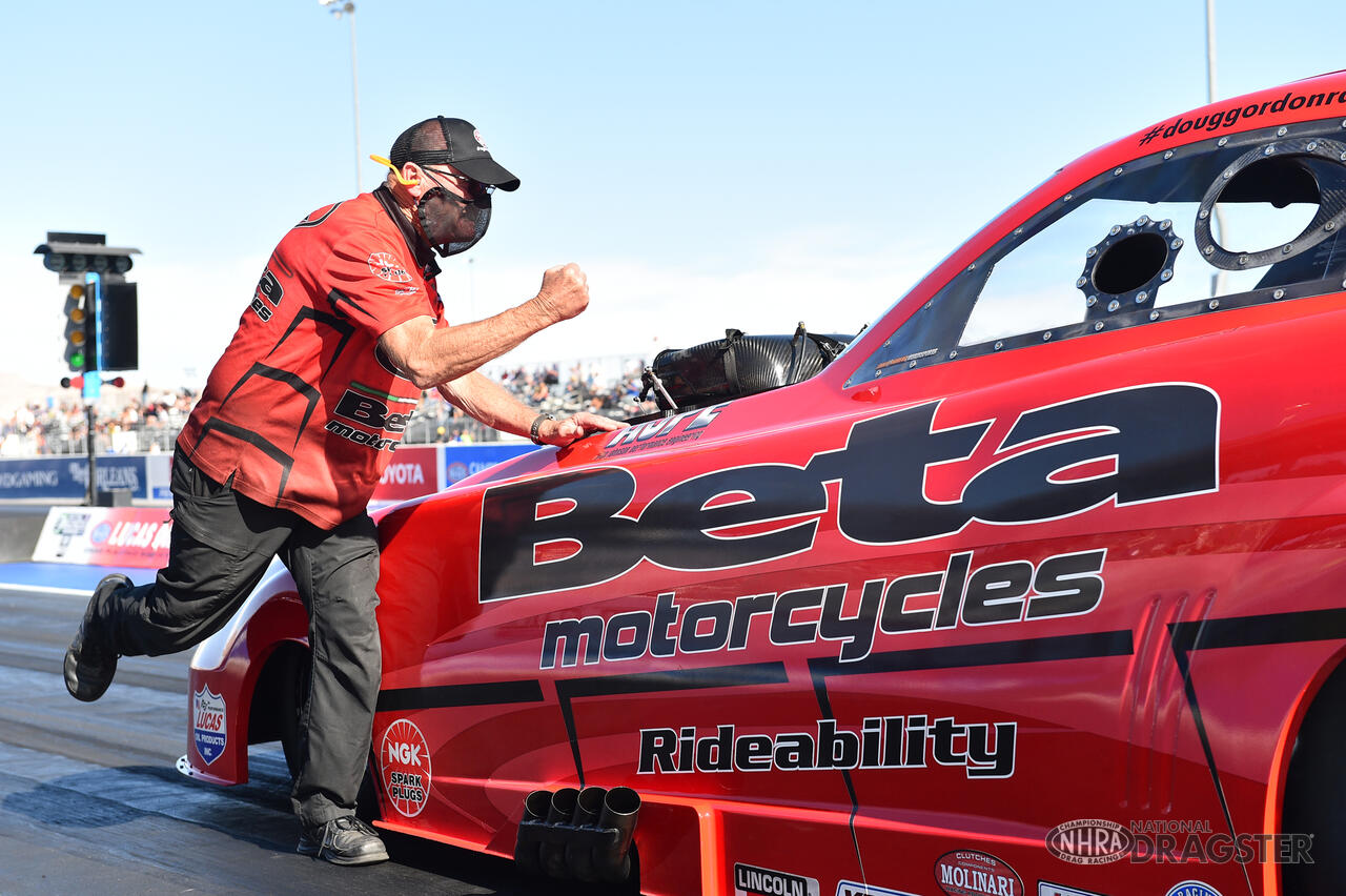 Dodge NHRA Finals presented by Pennzoil Sunday photo gallery | NHRA