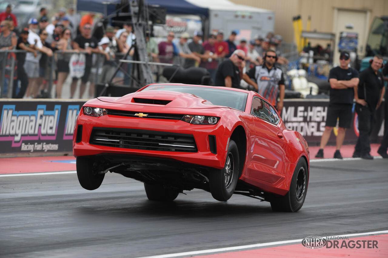 Dodge//SRT Mile-High NHRA Nationals Friday photo gallery | NHRA