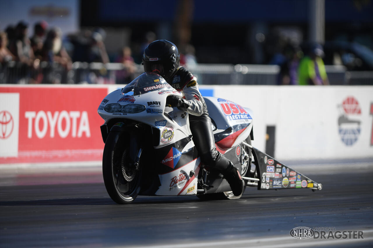 Dodge//SRT NHRA Nationals Friday photo gallery | NHRA