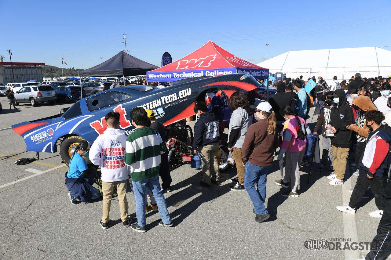 Lucas Oil NHRA Winternationals Friday photo gallery | NHRA