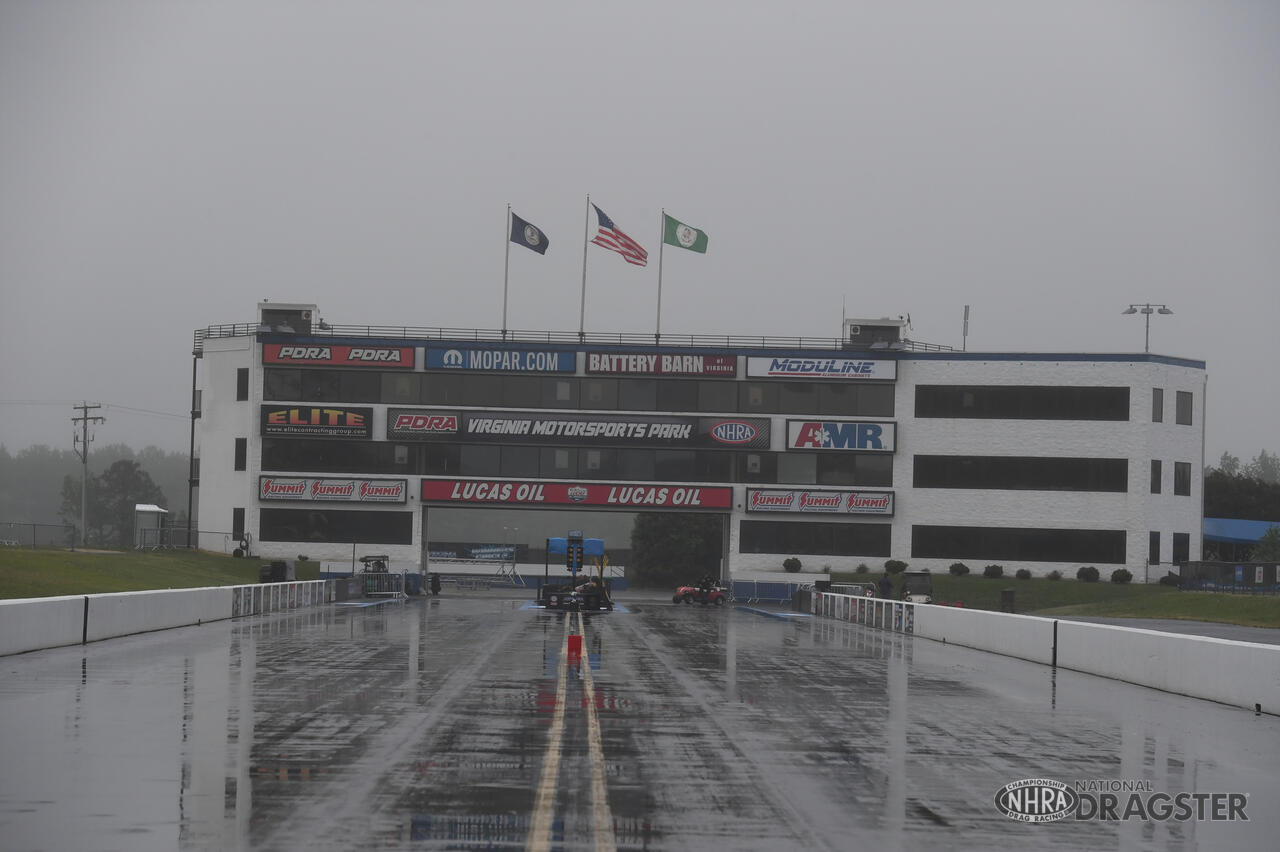 Virginia NHRA Nationals Friday photo gallery | NHRA