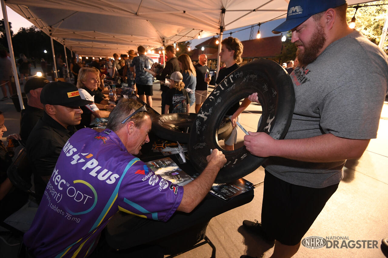 Texas NHRA FallNationals Friday photo gallery | NHRA