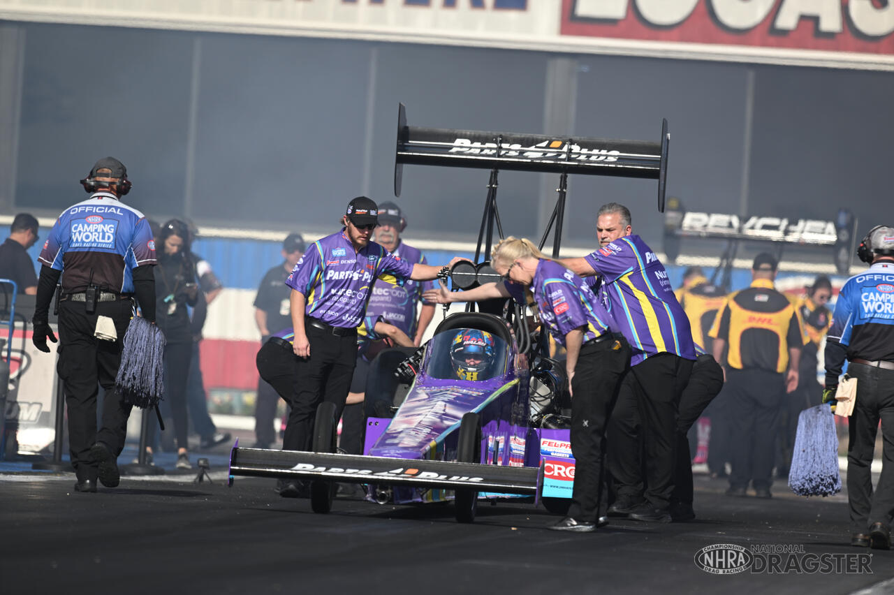 Auto Club NHRA Finals Saturday photo gallery | NHRA