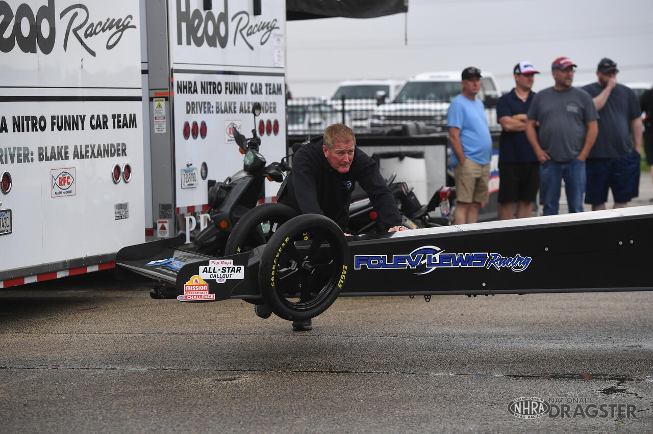 Gerber Collision & Glass Route 66 NHRA Nationals Friday photo gallery ...