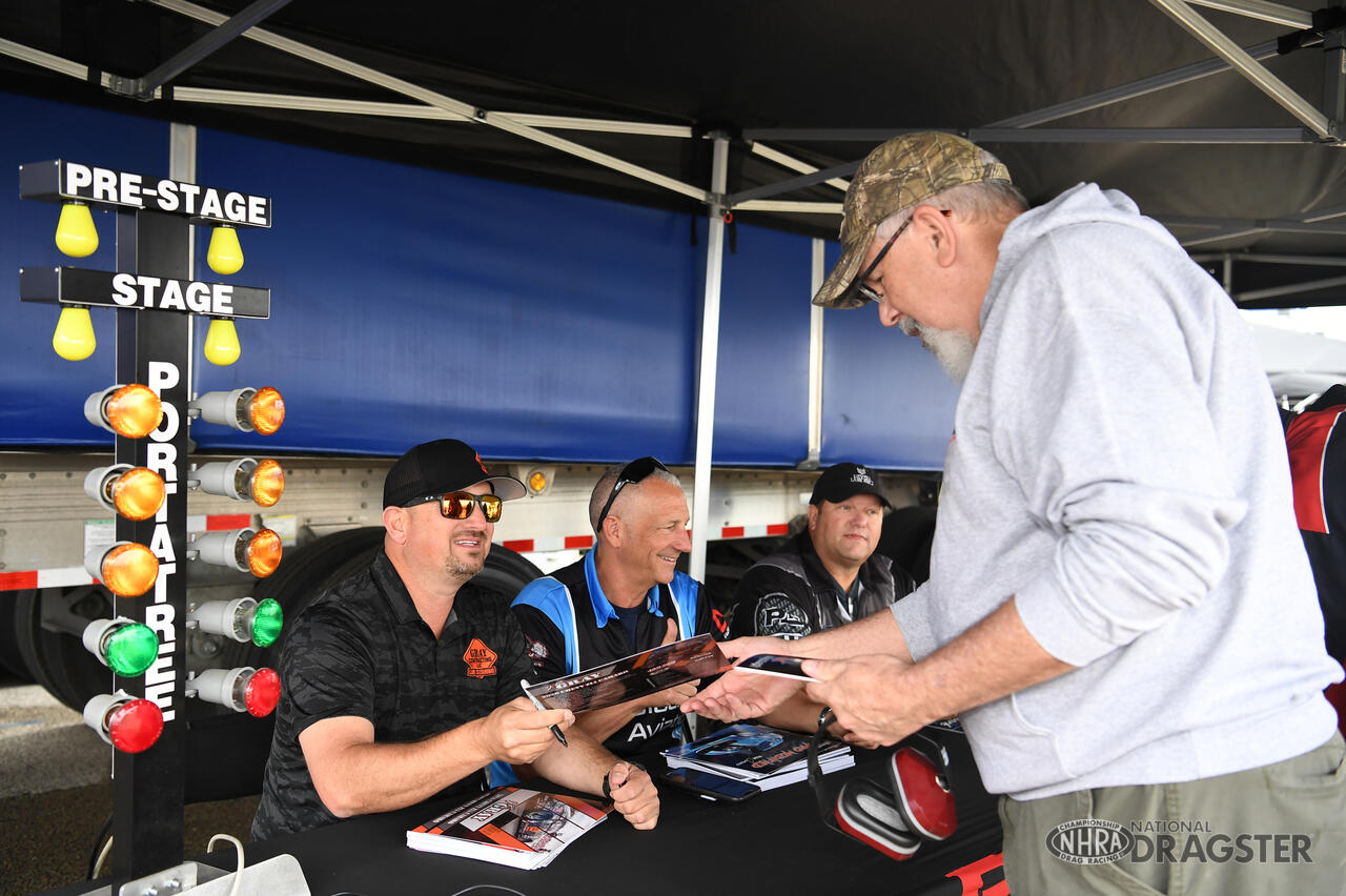 Gerber Collision & Glass Route 66 NHRA Nationals Friday photo gallery ...