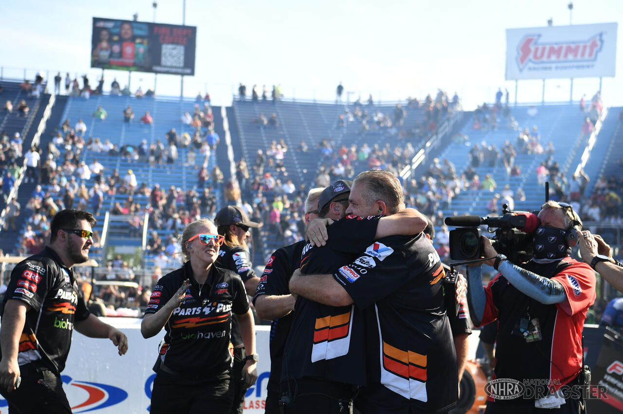Gerber Collision & Glass Route 66 NHRA Nationals Sunday photo gallery ...