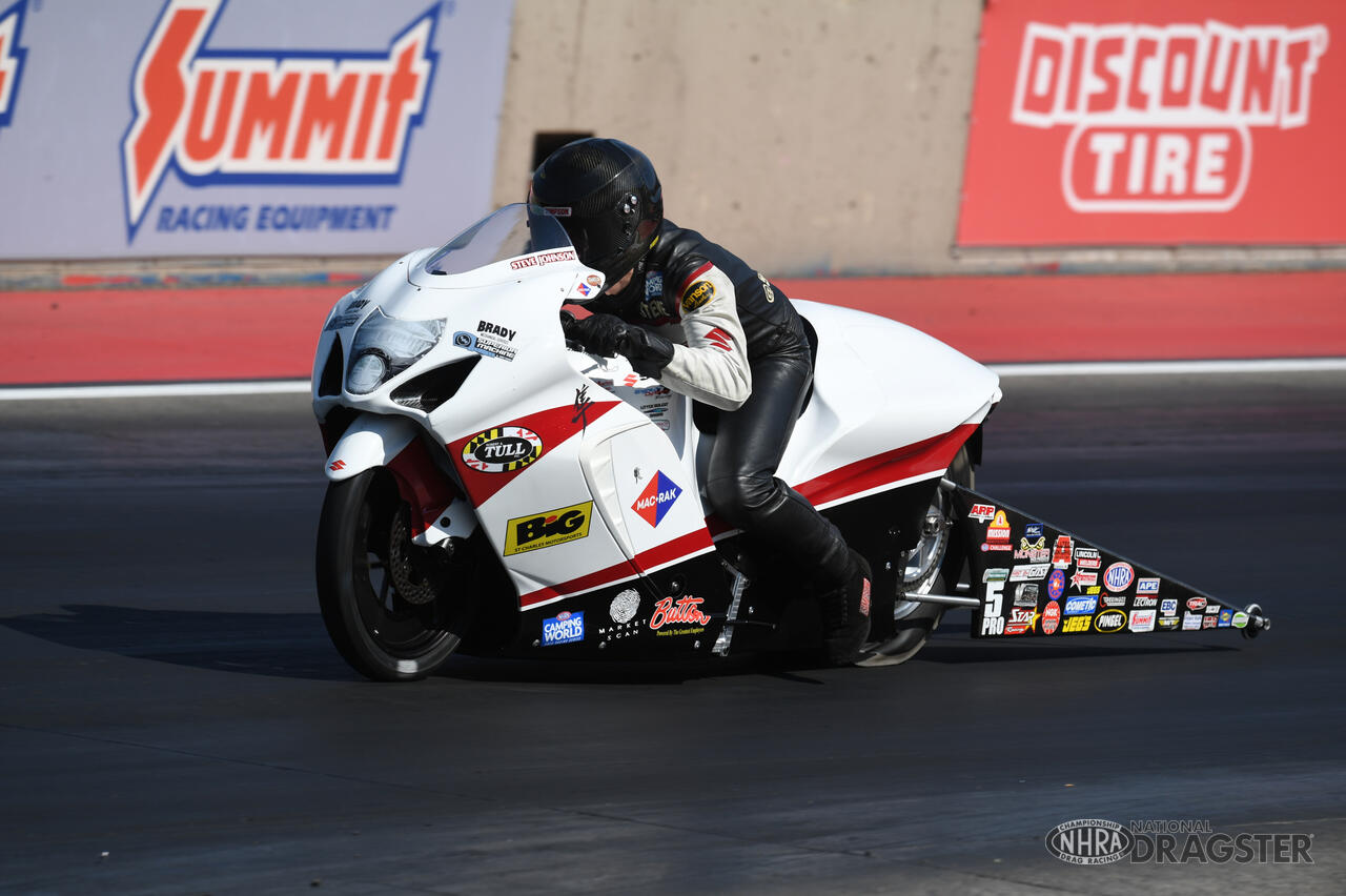 Dodge Power Brokers NHRA Mile-High Nationals Friday photo gallery | NHRA
