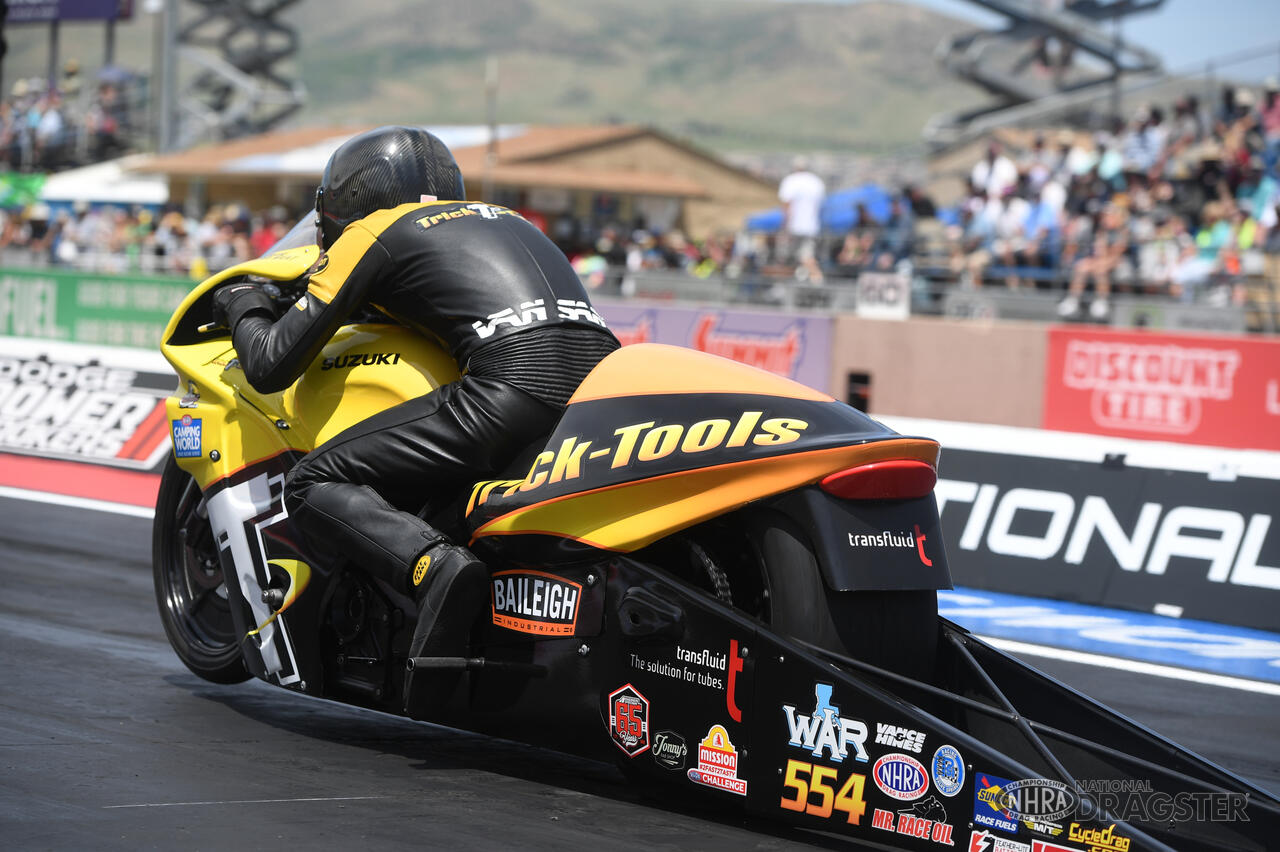 Dodge Power Brokers NHRA Mile-High Nationals Sunday photo gallery | NHRA