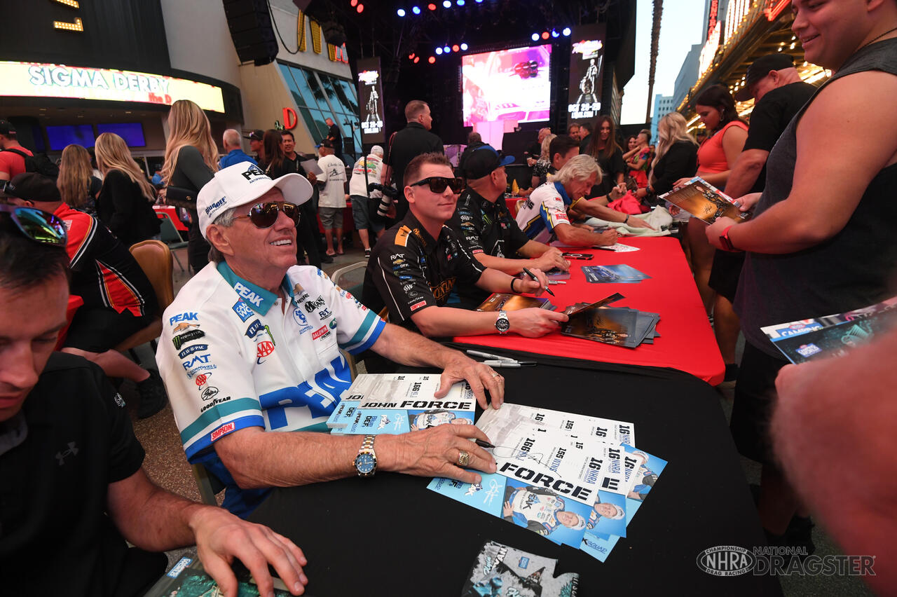 NHRA Nevada Nationals Friday photo gallery | NHRA