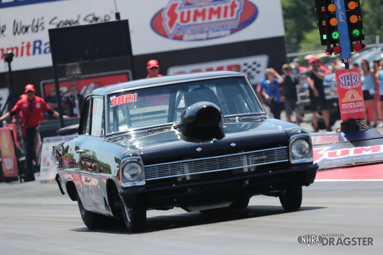 Summit Racing Equipment NHRA Nationals Friday Gallery | NHRA