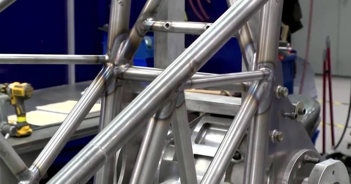 EncycloSPEEDia: What makes up a Funny Car chassis