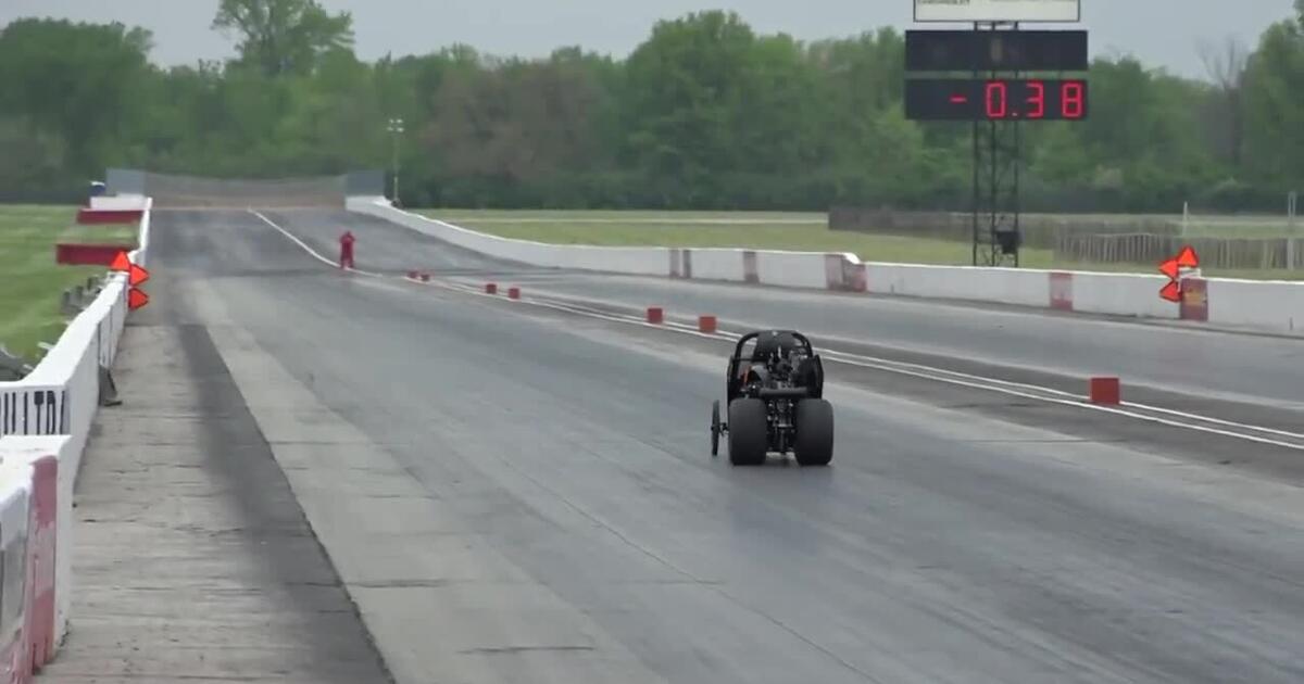 Children of NHRA stars compete in Jr. Dragsters