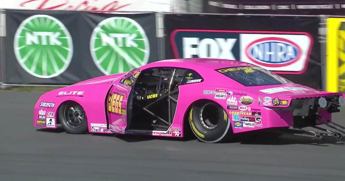 Crew chief Rick Jones celebrates Erica Enders and Jeg Coughlin Jr ...