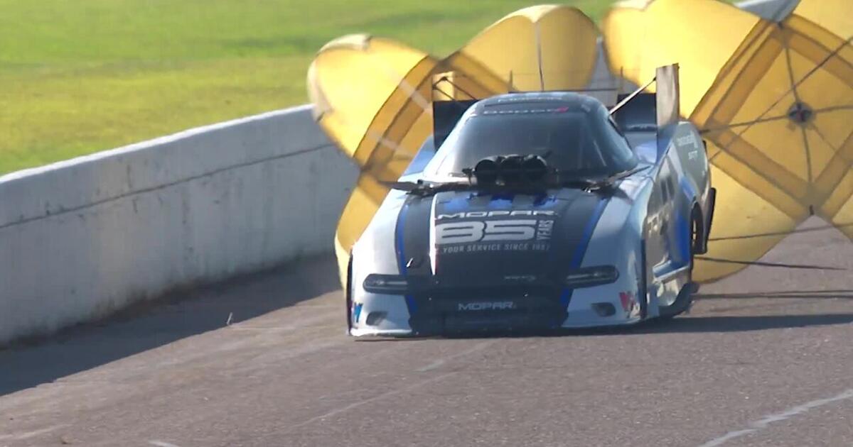 Matt Hagan qualifies No. 1 in Funny Car at 2022 Lucas Oil NHRA Nationals